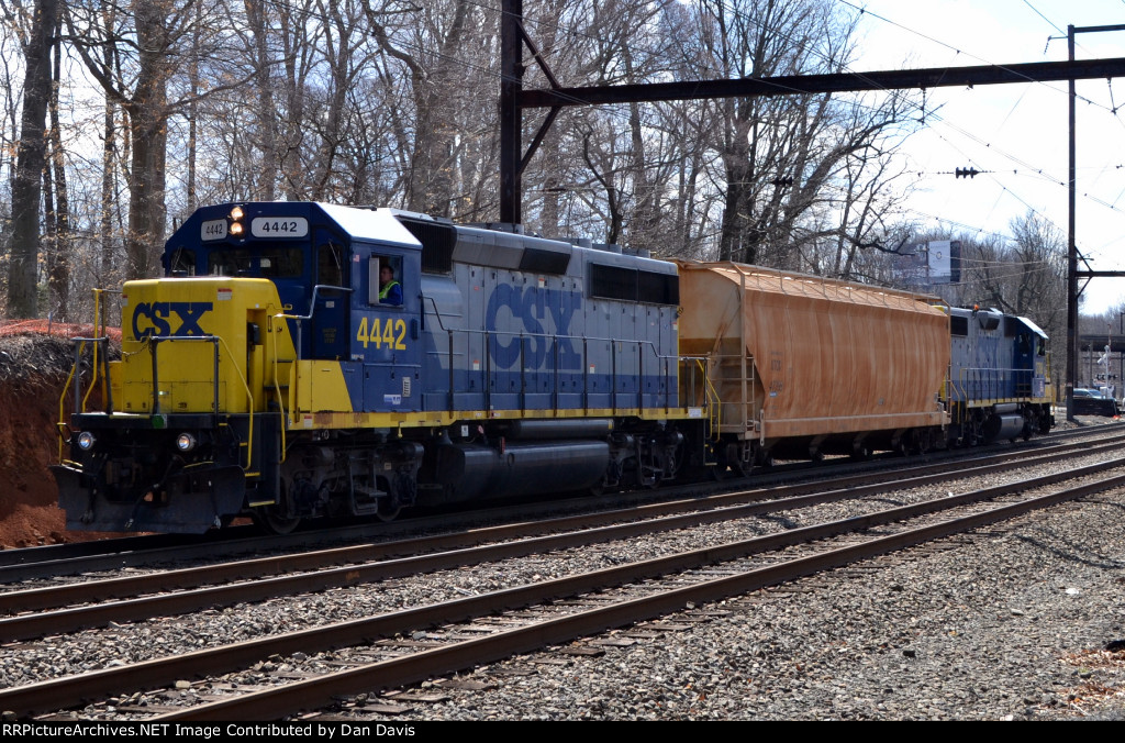CSX GP38-2S 4442 leads C770-26